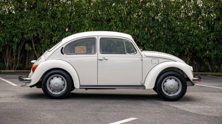 Chýba vám Volkswagen Chrobák? Tento klenot bol zakonzervovaný takmer 40 ...